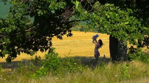 Under Funf Stock Videos – Royalty-Free HD & 4K Videos | Pond5