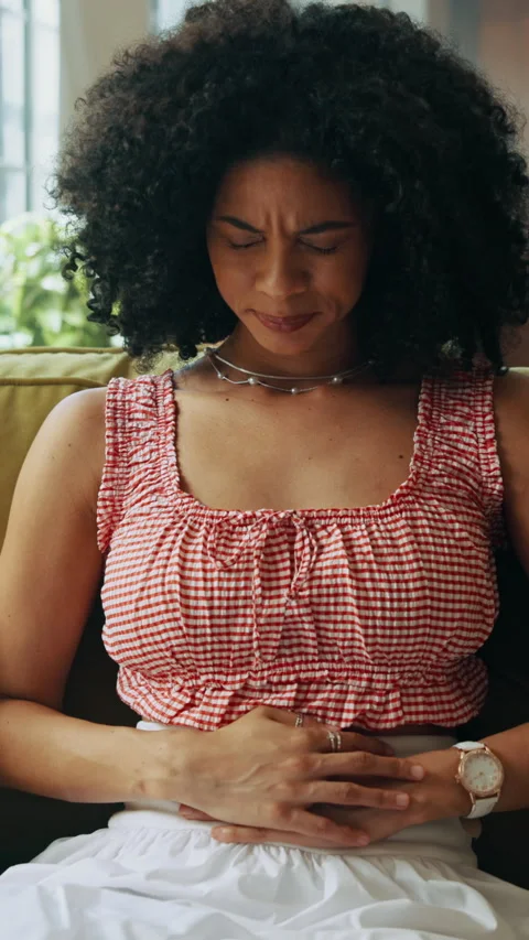 Woman Stomach Pain 库存影片 - 免版税库存视频 | Pond5