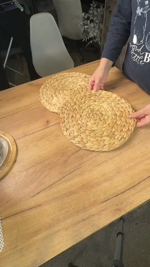 Round Plasemats Stock Videos – Royalty-Free HD & 4K Videos | Pond5