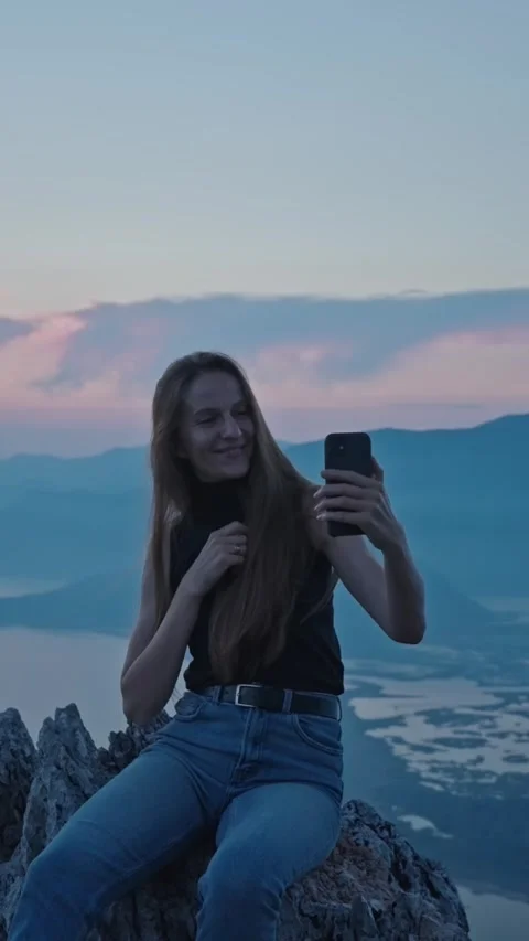 Show Travel Video Stock Videos – Royalty-Free HD & 4K Videos