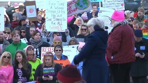 Show Women 20 Stock Videos – Royalty-Free HD & 4K Videos | Pond5