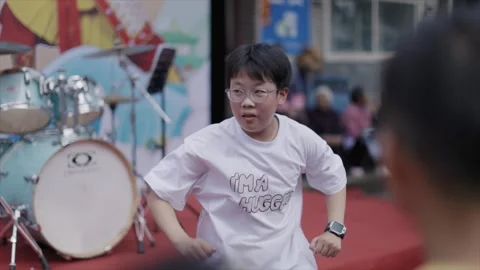 Live Chinese Boy Stock Videos – Royalty-Free HD & 4K Videos