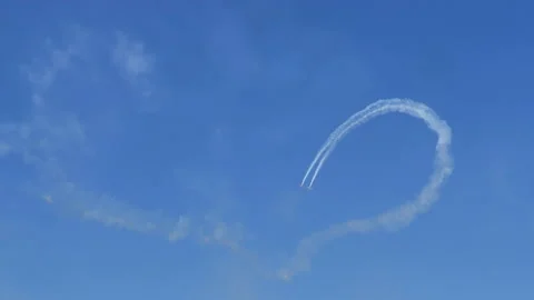 Draw A Loops Stock Videos – Royalty-Free HD & 4K Videos