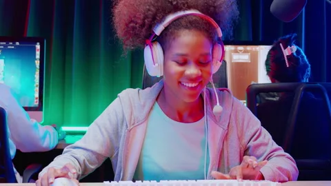 Video Game;L Stock Videos – Royalty-Free HD & 4K Videos | Pond5