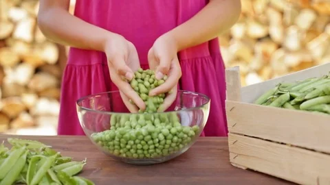 Stirring Pod Stock Videos – Royalty-Free HD & 4K Videos | Pond5