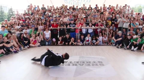 Breakdance Fighting Stock Videos – Royalty-Free HD & 4K Videos