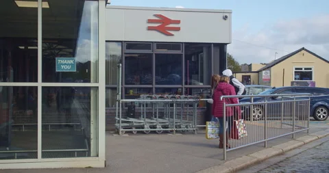 Say Goodbye G Stock Videos – Royalty-Free HD & 4K Videos | Page 2