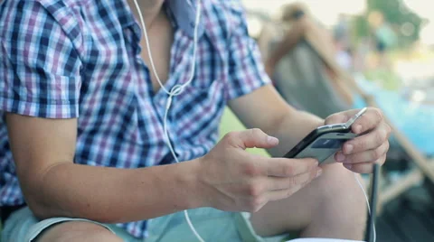 Listen Bar Music Stock Videos – Royalty-Free HD & 4K Videos