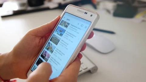 People Watching Youtube Stock Videos – Royalty-Free HD & 4K Videos