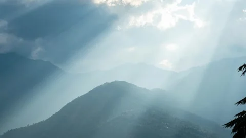 Zoom in 4K time lapse of sun god rays s... | Stock Video | Pond5